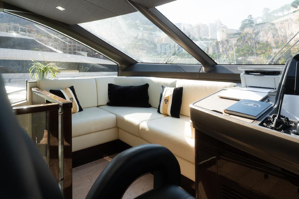 Yacht OREGGIA, Sunseeker | CHARTERWORLD Luxury Superyacht Charters